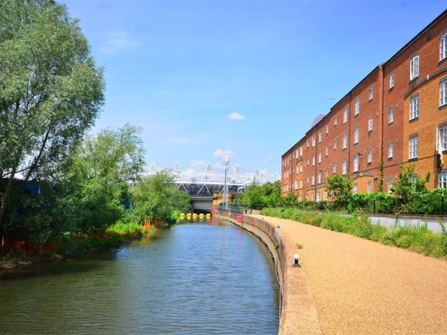 Otter Close, Stratford E15, 2 bed flat to rent, £2,200 pcm | PrimeLocation