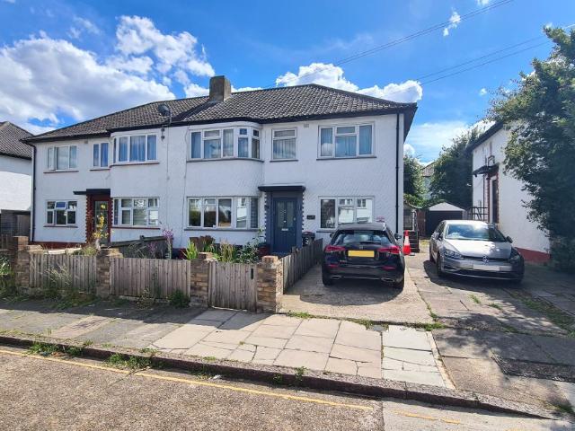 Otterburn Gardens, Isleworth TW7, 2 bed maisonette to rent, £1,895 pcm | PrimeLocation