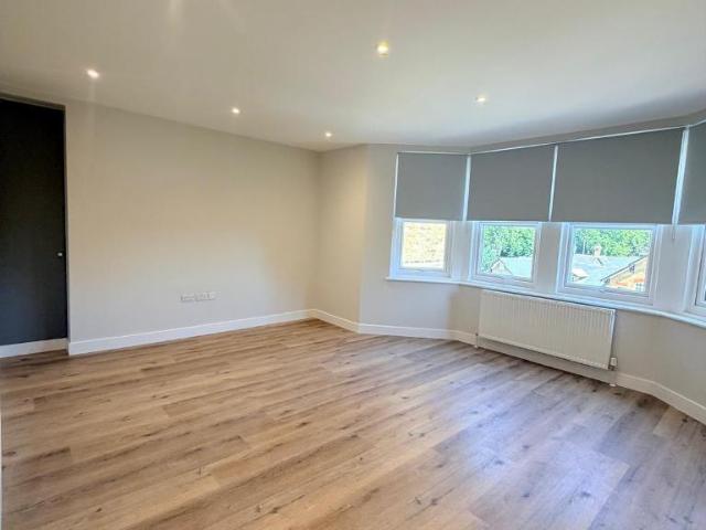 Otterburn House, 10 Bromley Road. 2 bed flat to rent £2,301 pcm £531 pw