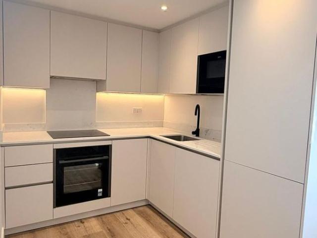 Otterburn House, Bromley Road, Beckenham, London BR3, 2 bed flat to rent, £2,097 pcm | PrimeLocation