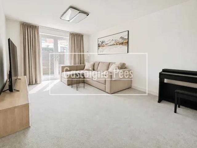 Otterhound Drive, Godalming