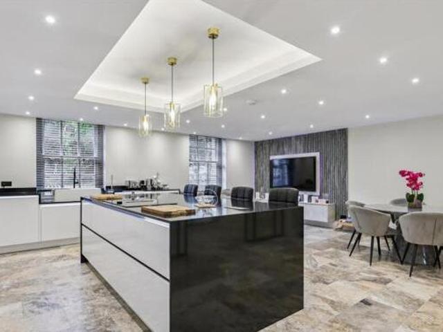 Ottershaw, Ottershaw Park, Chertsey, 4 Bedroom Flat