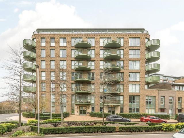 Ottley Drive, London, SE3 2 bed apartment to rent £2,450 pcm £565 pw