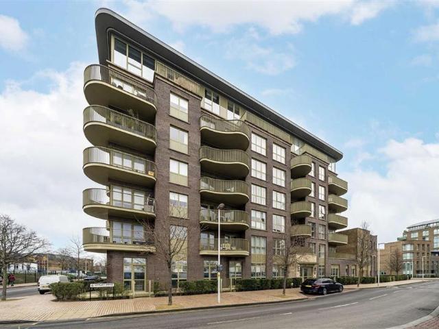 Ottley Drive, London SE3 2 bed flat to rent £2,300 pcm £531 pw