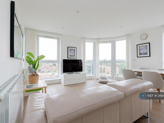 Ottley Drive, London, SE3 3 bed flat to rent £2,600 pcm £600 pw