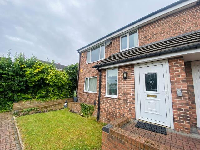 Ouchthorpe Mews, Wakefield WF1, 3 bed flat to rent, £925 pcm | PrimeLocation