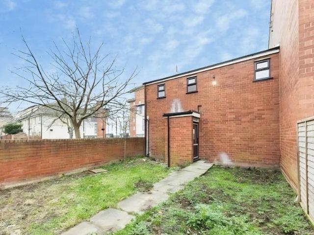 Oulton Close, Clapton, Hackney, London E5, 3 bed detached house to rent, £3,200 pcm | PrimeLocation