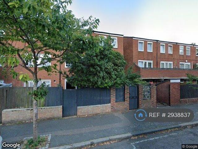 Oulton Close, London, E5 3 bed terraced house to rent £2,817 pcm £650 pw