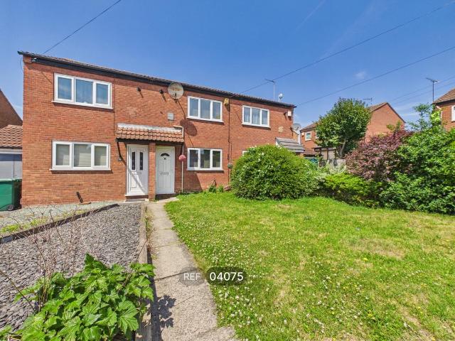 Oulton Close, Nottingham NG5, 2 bed terraced house to rent, £875 pcm | PrimeLocation