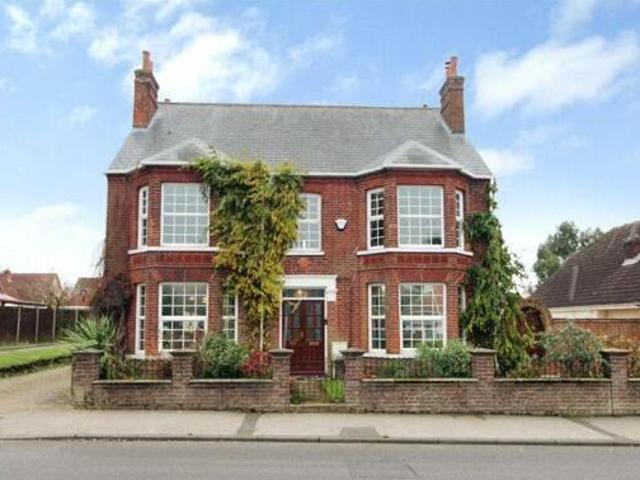 Oulton Broad, Normanston Drive, Lowestoft, 5 Bedroom Detached