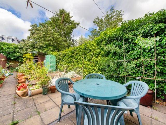 Ouseley Road, Wandsworth Common SW12, 2 bed flat to rent, £2,350 pcm | PrimeLocation