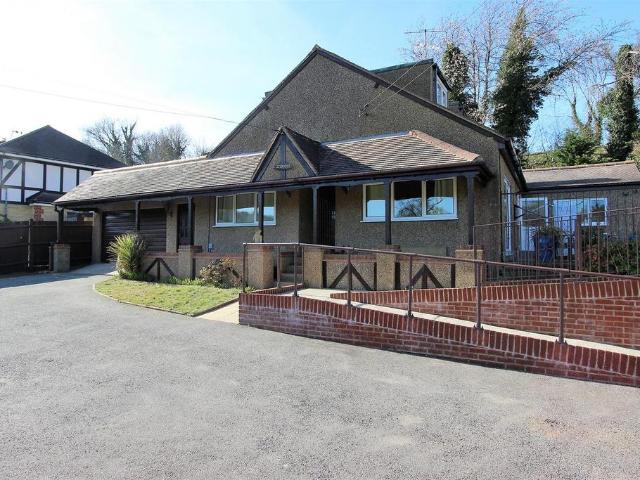 Outwood Lane, Chipstead 5 bed detached bungalow to rent £4,500 pcm £1,038 pw