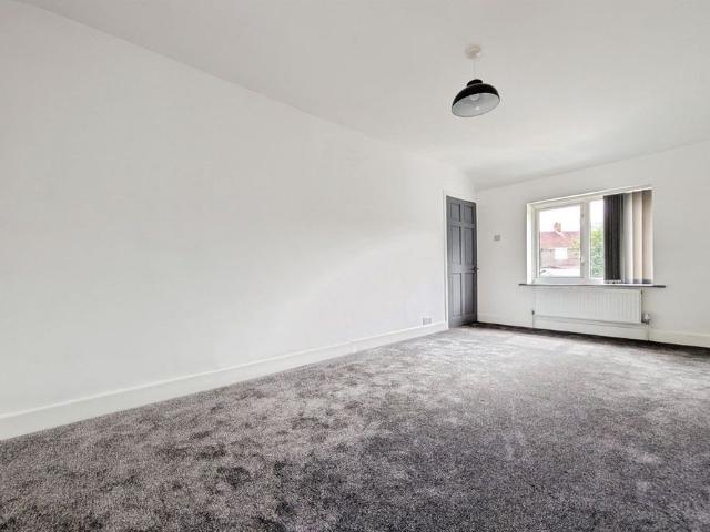 Outer Circle, Southampton, SO16