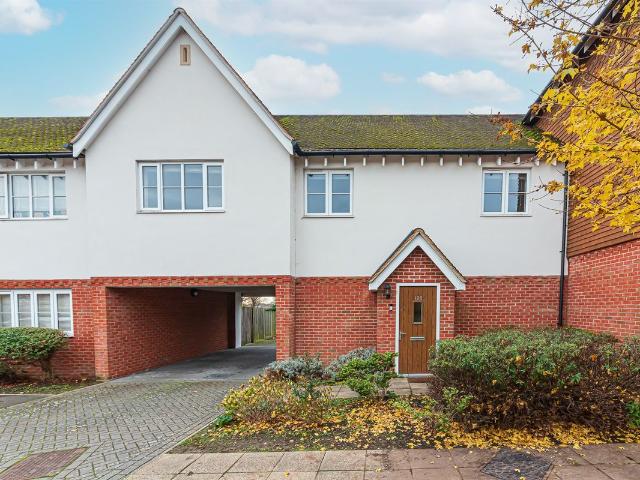 Outfield Crescent, Wokingham RG40, 2 bed flat to rent, £1,600 pcm | PrimeLocation