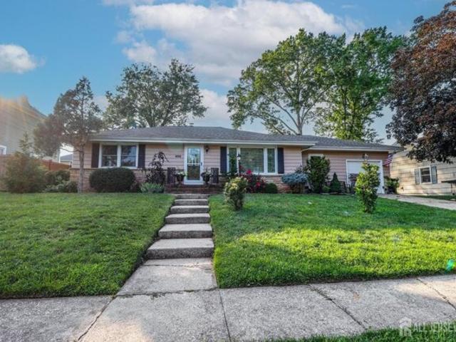 Outlook Ave, Colonia, Home For Sale