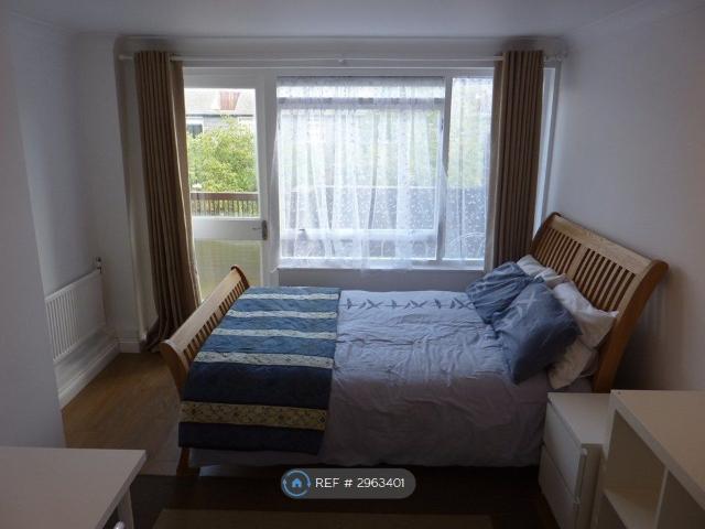 Outram Place, London N1, 3 bed maisonette to rent, £3,600 pcm | PrimeLocation