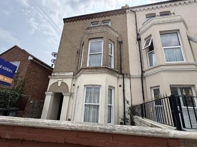 Outram Road, Southsea 2 bed flat to rent £1,150 pcm £265 pw