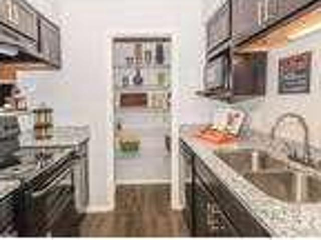 Outstanding 1Bd 1Ba Available Now