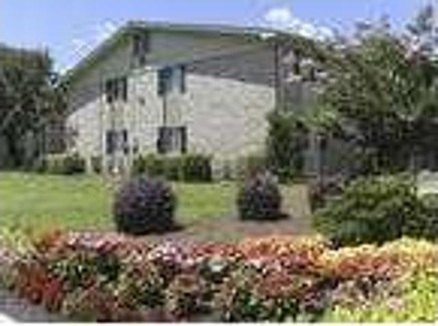 Outstanding 2 Bedroom 2 Bathroom Available Now $1275/month
