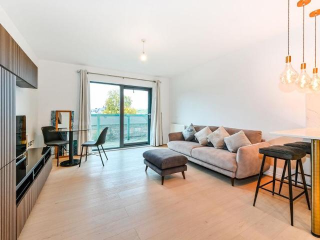 Oval Road, Camden Town, London, NW1 1 bed flat to rent £2,400 pcm £554 pw