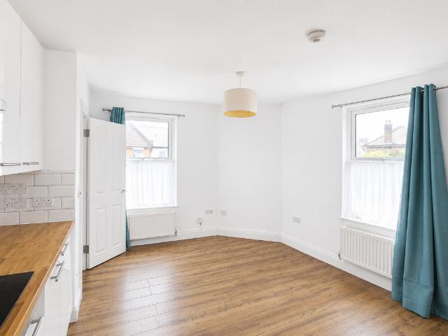 Oval Road, Croydon CR0, 1 bed flat to rent, £1,300 pcm | PrimeLocation