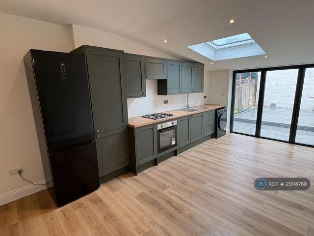 Oval Road, Croydon, CR0 4 bed end of terrace house to rent £2,950 pcm £681 pw
