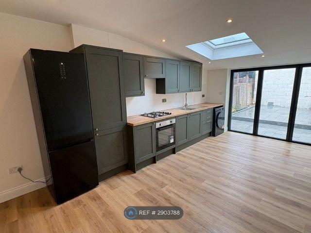 Oval Road, Croydon CR0, 4 bed end terrace house to rent, £2,950 pcm | PrimeLocation