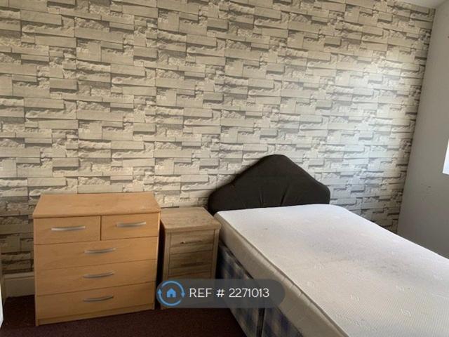 Oval Road, Birmingham B24, Room to rent, £500 pcm | PrimeLocation