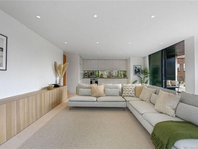 Oval Road, London, NW1 7EU