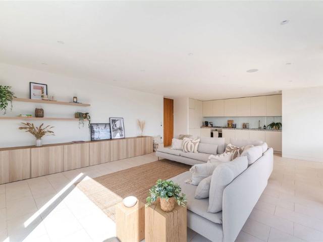 Oval Road, London, NW1 7EU