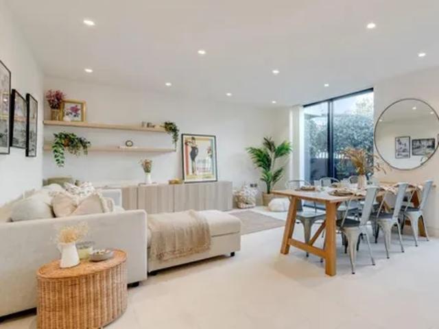 Oval Road, London, NW1 7EU, United Kingdom | 2 bed apartment for rent #138314404 | Rentberry