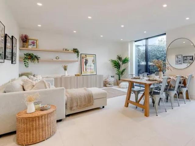 Oval Road, London, NW1 7EU, United Kingdom | 2 bed apartment for rent #67828196 | Rentberry