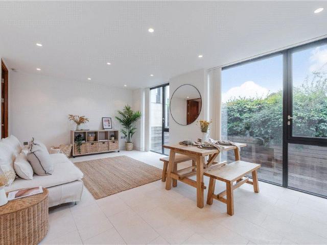 Oval Road, London, NW1 2 bed apartment to rent £4,311 pcm £995 pw