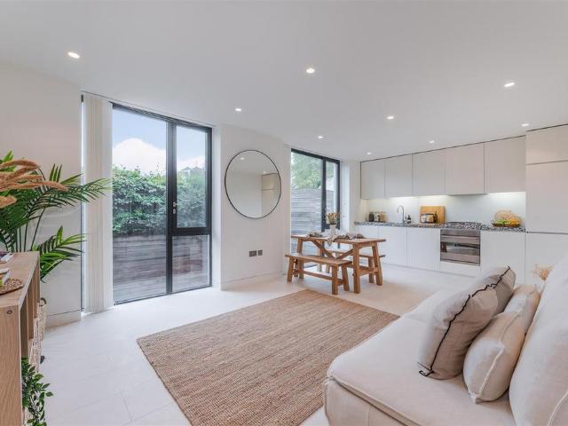 Oval Road, London NW1 2 bed flat to rent £4,312 pcm £995 pw