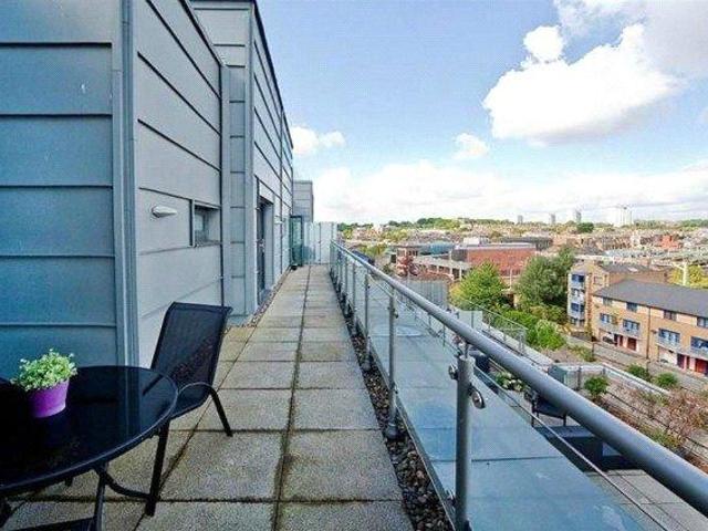 Oval Road, London, NW1 3 bed penthouse to rent £5,250 pcm £1,212 pw