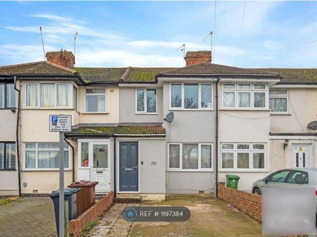 Oval Road North, Dagenham RM10, 3 bed terraced house to rent, £2,300 pcm | PrimeLocation
