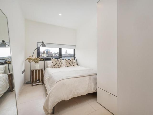 Oval Road, Primrose Hill NW1 2 bed apartment to rent £4,442 pcm £1,025 pw