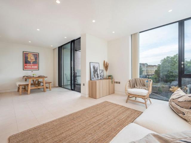 Oval Road, Primrose Hill NW1, 2 bed flat to rent, £4,442 pcm | PrimeLocation