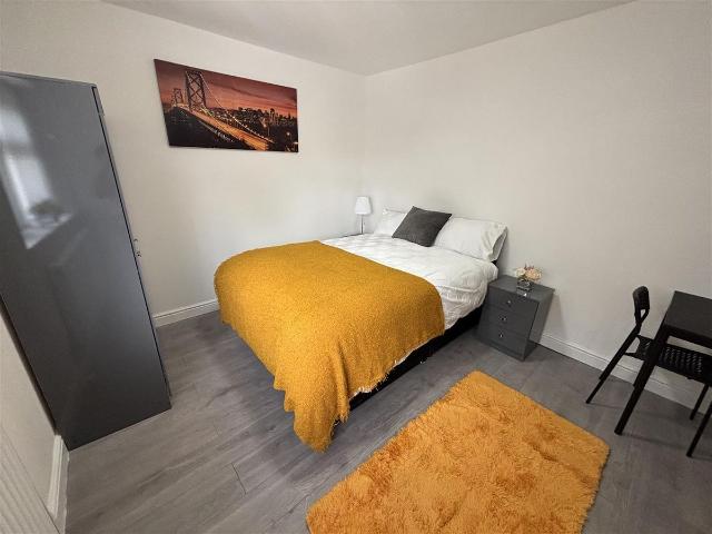 Oval Road, Tipton DY4, Room to rent, £675 pcm | PrimeLocation