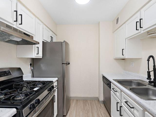 Oval Spring Apartments 1 Bedroom Apartment for Rent at 16801 E Larkspur Ln, Independence, MO 64055 Glendale