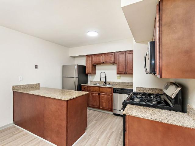 Oval Spring Apartments 2 Bedroom Apartment for Rent at 16801 E Larkspur Ln, Independence, MO 64055 Glendale