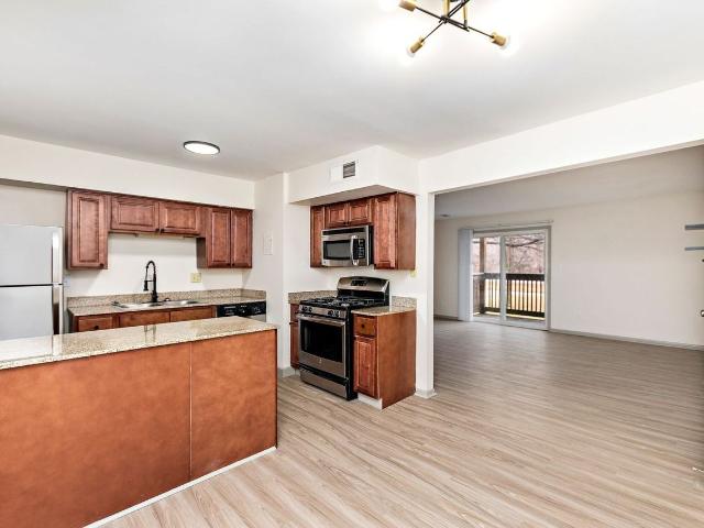 Oval Spring Apartments 2 Bedroom Apartment for Rent at 16801 E Larkspur Ln, Independence, MO 64055 Glendale