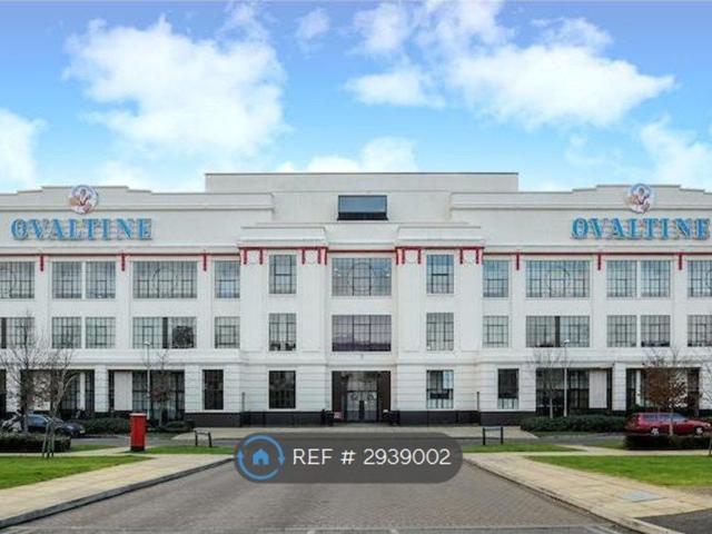 Ovaltine Drive, Kings Langley WD4, 2 bed flat to rent, £1,500 pcm | PrimeLocation