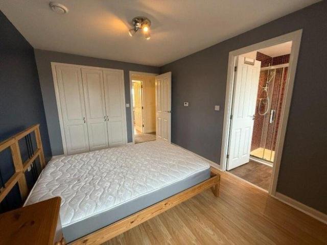 Over Drive 4 bed house share to rent £2,300 pcm £531 pw