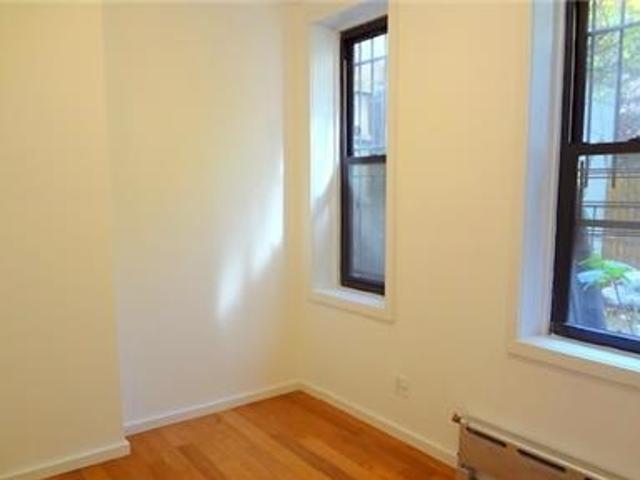 Over 1,048 sf in New York