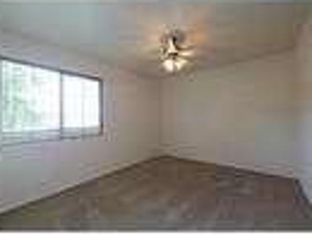 Over 1,271 sf in Fresno. Pet OK!