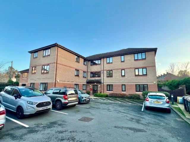 Over 55's, Upper High Street, Taunton TA1, 2 bed flat to rent, £900 pcm | PrimeLocation