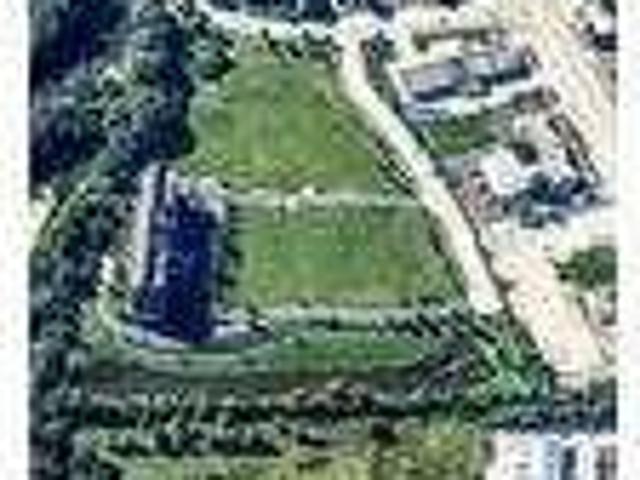 Over 600 sf in Deerfield. Pet OK!