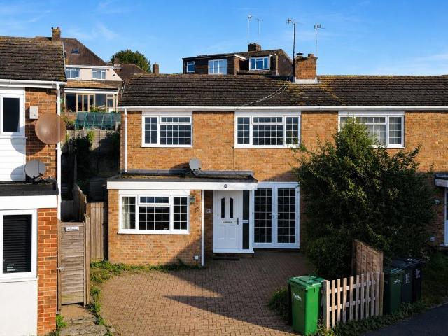 Overhill Gardens, Patcham, Brighton, BN1 4 bed semi detached house to rent £2,400 pcm £554 pw