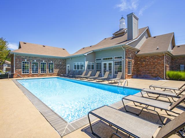 Overlook at Valley Ridge Apartments 1 Bedroom Apartment for Rent at 6810 Valley Ridge Dr, Indianapolis, IN 46237 I65 South Emerson